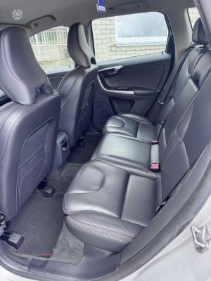 Grey Volvo XC60 2015 in Alytus, with an engine capacity of 1.98 L and mileage of 244 thousand km for 11850 €, photo 12 on AUTOMOTO.COM.LV