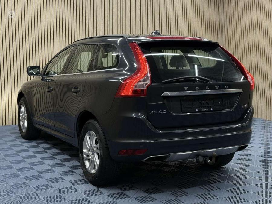 Grey Volvo XC60 2015 in Marijampole, with an engine capacity of 1.97 L and mileage of 281 thousand km for 9300 €, photo 6 on AUTOMOTO.COM.LV