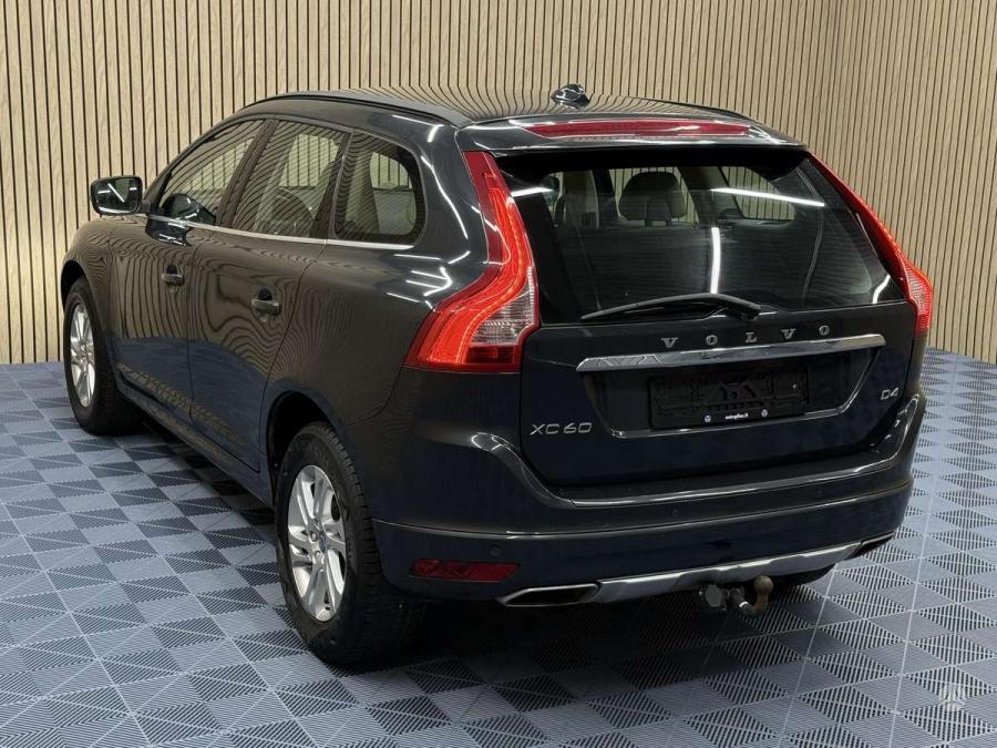 Grey Volvo XC60 2015 in Marijampole, with an engine capacity of 1.97 L and mileage of 281 thousand km for 9300 €, photo 11 on AUTOMOTO.COM.LV