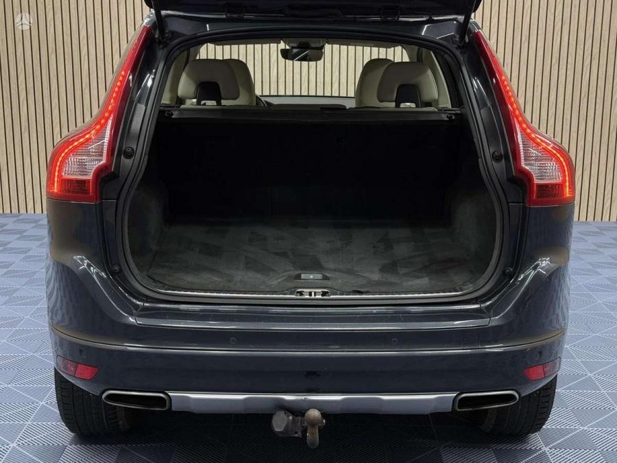 Grey Volvo XC60 2015 in Marijampole, with an engine capacity of 1.97 L and mileage of 281 thousand km for 9300 €, photo 14 on AUTOMOTO.COM.LV