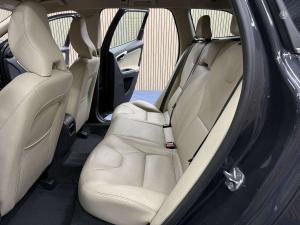 Grey Volvo XC60 2015 in Marijampole, with an engine capacity of 1.97 L and mileage of 281 thousand km for 9300 €, photo 18 on AUTOMOTO.COM.LV