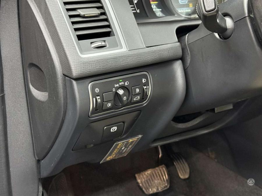 Grey Volvo XC60 2015 in Marijampole, with an engine capacity of 1.97 L and mileage of 281 thousand km for 9300 €, photo 24 on AUTOMOTO.COM.LV