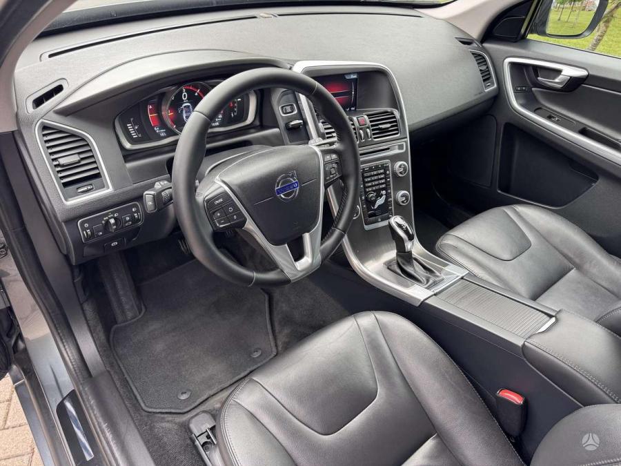 Pelēks Volvo XC60 2015 Šauļi, ar dzinēja tilpumu 1.97 L un nobraukumu 299 tūkst. km par 9150 €, foto 15 vietnē AUTOMOTO.COM.LV