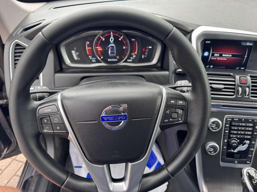 Pelēks Volvo XC60 2015 Šauļi, ar dzinēja tilpumu 1.97 L un nobraukumu 299 tūkst. km par 9150 €, foto 21 vietnē AUTOMOTO.COM.LV