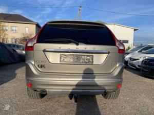 Grey Volvo XC60 2015 in Radviliskis, with an engine capacity of 2.40 L and mileage of 165 thousand km for 9150 €, photo 7 on AUTOMOTO.COM.LV