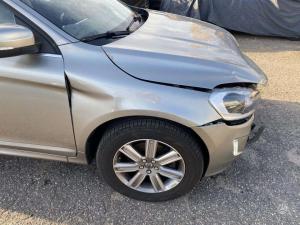 Grey Volvo XC60 2015 in Radviliskis, with an engine capacity of 2.40 L and mileage of 165 thousand km for 9150 €, photo 15 on AUTOMOTO.COM.LV