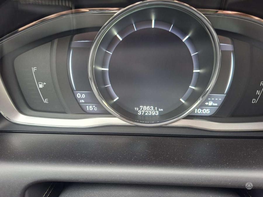 Pelēks Volvo XC60 2015 Kauņa, ar dzinēja tilpumu 2.40 L un nobraukumu 370 tūkst. km par 13300 €, foto 20 vietnē AUTOMOTO.COM.LV