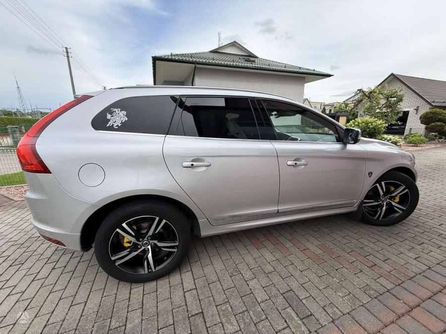 Pelēks Volvo XC60 2015 Kėdainiai, ar dzinēja tilpumu 2.40 L un nobraukumu 215 tūkst. km par 15399 €, foto 9 vietnē AUTOMOTO.COM.LV