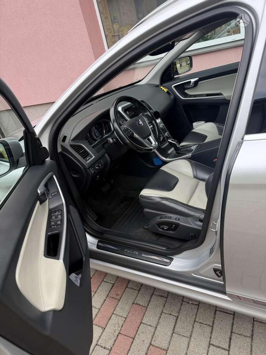 Pelēks Volvo XC60 2015 Kėdainiai, ar dzinēja tilpumu 2.40 L un nobraukumu 215 tūkst. km par 15399 €, foto 13 vietnē AUTOMOTO.COM.LV