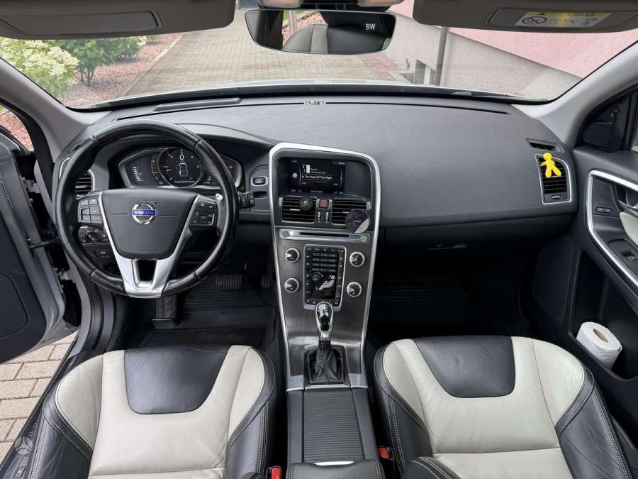 Pelēks Volvo XC60 2015 Kėdainiai, ar dzinēja tilpumu 2.40 L un nobraukumu 215 tūkst. km par 15399 €, foto 14 vietnē AUTOMOTO.COM.LV