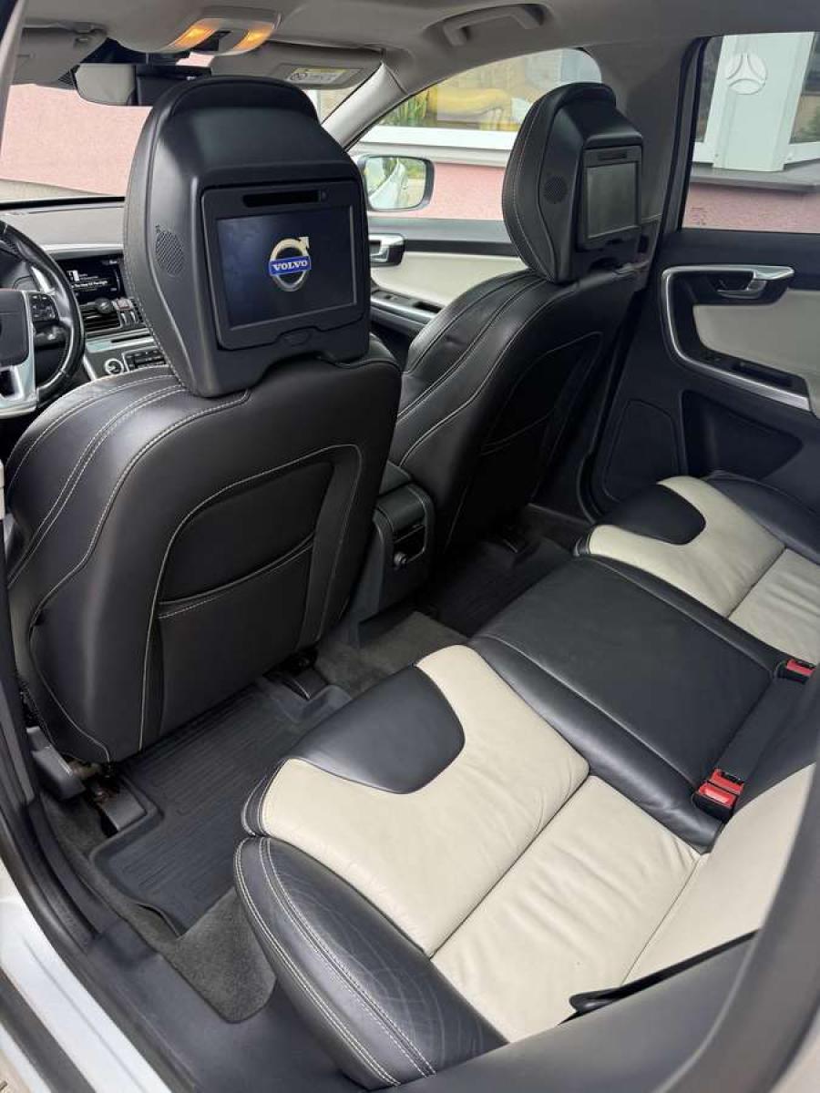 Pelēks Volvo XC60 2015 Kėdainiai, ar dzinēja tilpumu 2.40 L un nobraukumu 215 tūkst. km par 15399 €, foto 15 vietnē AUTOMOTO.COM.LV