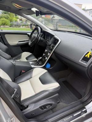 Pelēks Volvo XC60 2015 Kėdainiai, ar dzinēja tilpumu 2.40 L un nobraukumu 215 tūkst. km par 15399 €, foto 17 vietnē AUTOMOTO.COM.LV