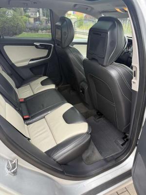 Pelēks Volvo XC60 2015 Kėdainiai, ar dzinēja tilpumu 2.40 L un nobraukumu 215 tūkst. km par 15399 €, foto 18 vietnē AUTOMOTO.COM.LV