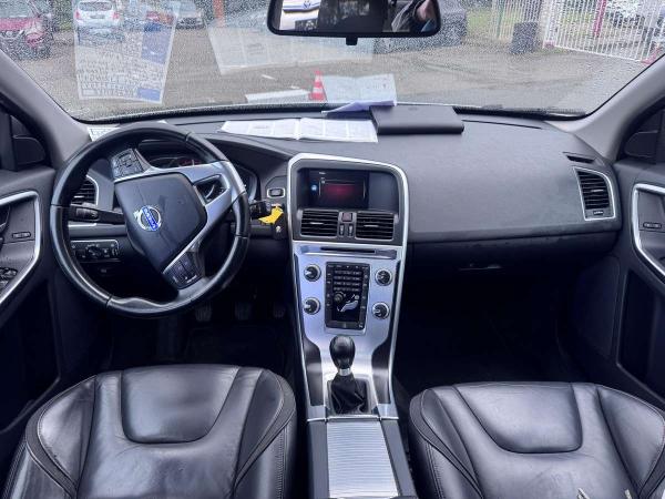 Pelēks Volvo XC60 2015 Alīta, ar dzinēja tilpumu 1.98 L un nobraukumu 245 tūkst. km par 11650 €, foto 10 vietnē AUTOMOTO.COM.LV
