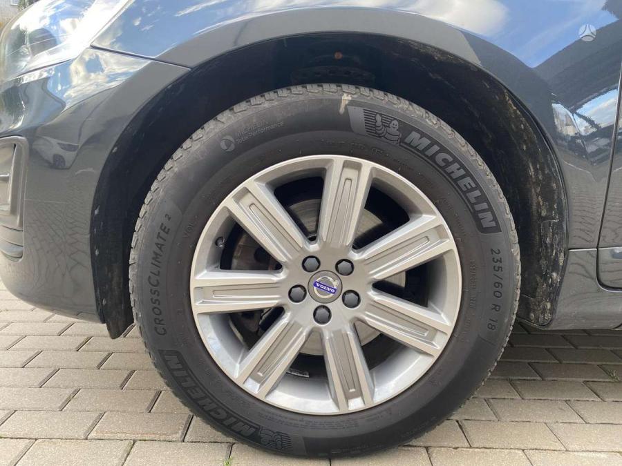 Grey Volvo XC60 2015 in Vilnius, with an engine capacity of 2.40 L and mileage of 194 thousand km for 14700 €, photo 34 on AUTOMOTO.COM.LV