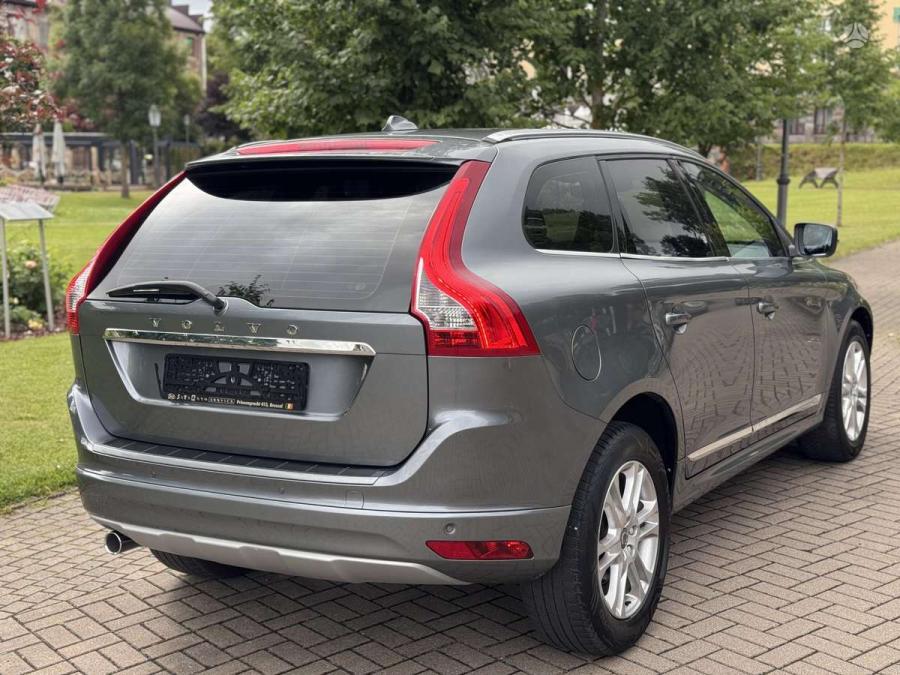 Grey Volvo XC60 2015 in Siauliai, with an engine capacity of 1.97 L and mileage of 299 thousand km for 9150 €, photo 10 on AUTOMOTO.COM.LV