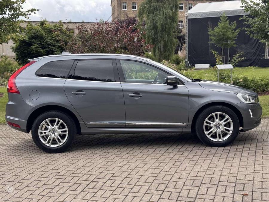 Grey Volvo XC60 2015 in Siauliai, with an engine capacity of 1.97 L and mileage of 299 thousand km for 9150 €, photo 12 on AUTOMOTO.COM.LV