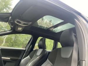 Grey Volvo XC60 2015 in Vilnius, with an engine capacity of 2.40 L and mileage of 194 thousand km for 14350 €, photo 23 on AUTOMOTO.COM.LV