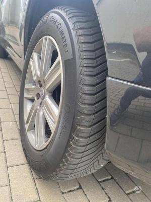 Grey Volvo XC60 2015 in Vilnius, with an engine capacity of 2.40 L and mileage of 194 thousand km for 14350 €, photo 31 on AUTOMOTO.COM.LV