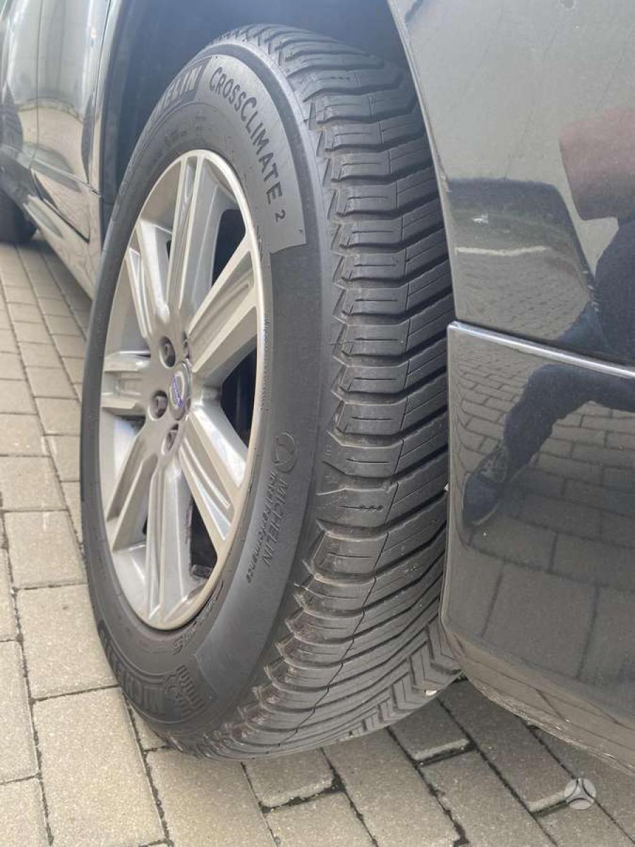 Grey Volvo XC60 2015 in Vilnius, with an engine capacity of 2.40 L and mileage of 194 thousand km for 14350 €, photo 31 on AUTOMOTO.COM.LV