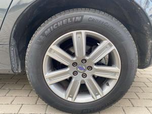 Grey Volvo XC60 2015 in Vilnius, with an engine capacity of 2.40 L and mileage of 194 thousand km for 14350 €, photo 32 on AUTOMOTO.COM.LV