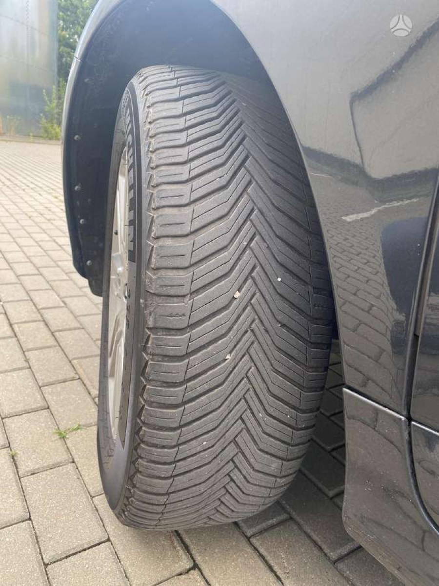 Grey Volvo XC60 2015 in Vilnius, with an engine capacity of 2.40 L and mileage of 194 thousand km for 14350 €, photo 33 on AUTOMOTO.COM.LV