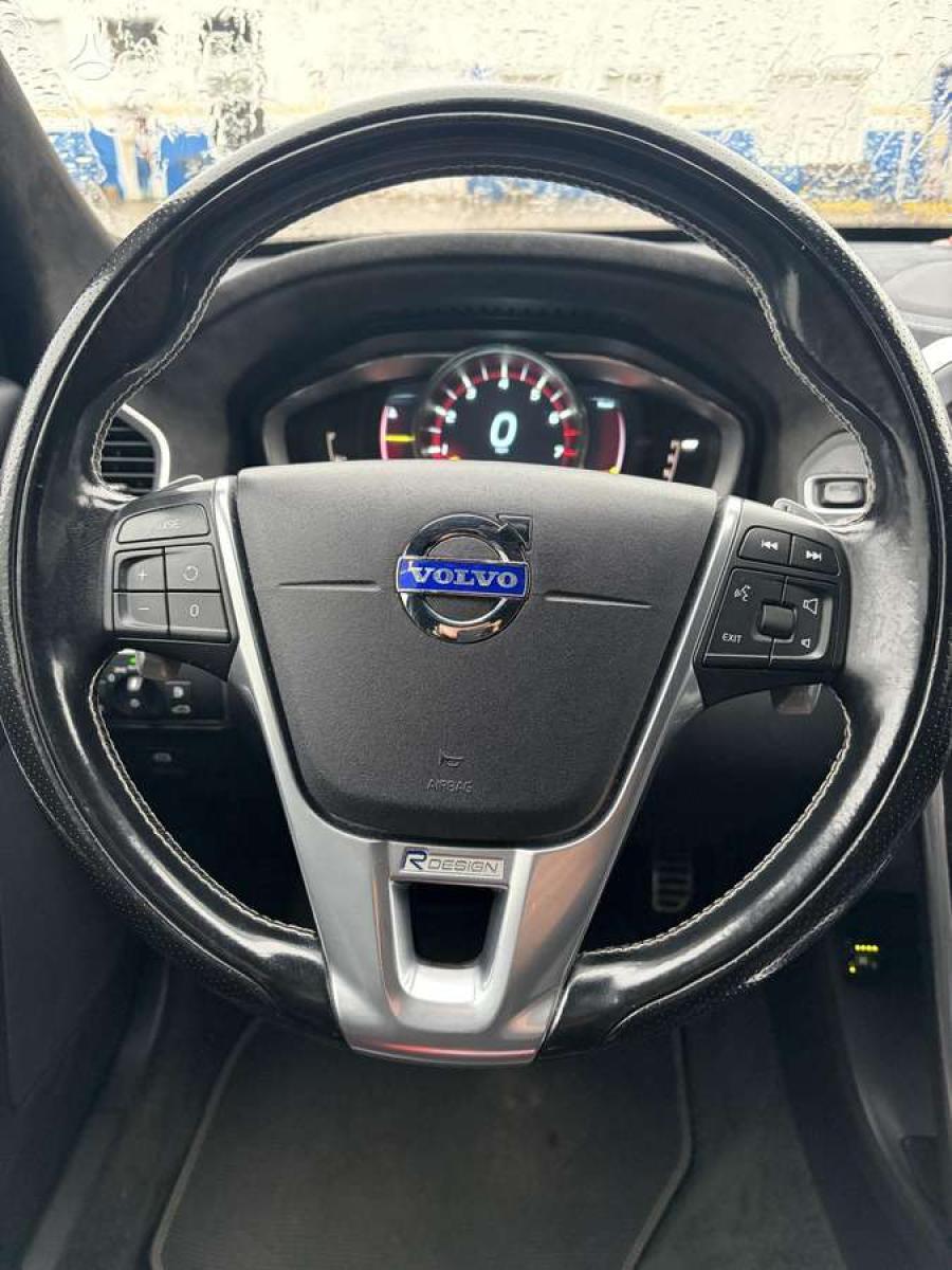 Pelēks Volvo XC60 2015 Klaipėda, ar dzinēja tilpumu 2.95 L un nobraukumu 203 tūkst. km par 14450 €, foto 14 vietnē AUTOMOTO.COM.LV
