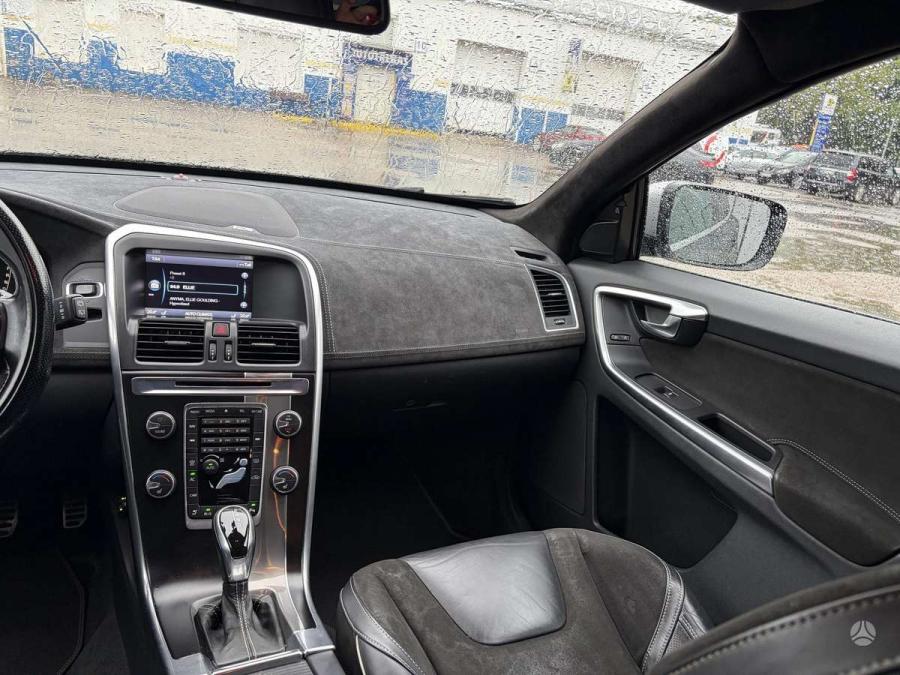 Pelēks Volvo XC60 2015 Klaipėda, ar dzinēja tilpumu 2.95 L un nobraukumu 203 tūkst. km par 14450 €, foto 16 vietnē AUTOMOTO.COM.LV