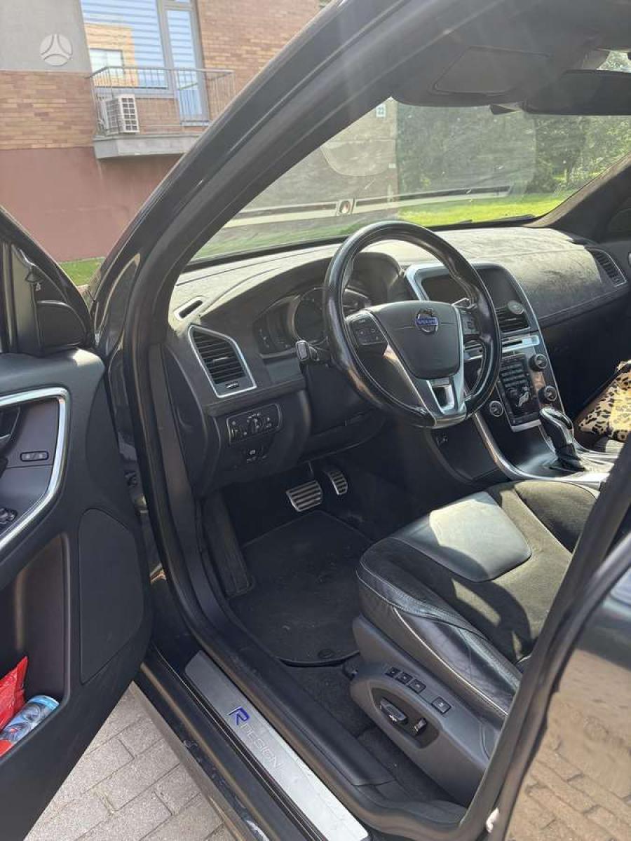 Pelēks Volvo XC60 2015 Klaipėda, ar dzinēja tilpumu 2.95 L un nobraukumu 203 tūkst. km par 14450 €, foto 23 vietnē AUTOMOTO.COM.LV