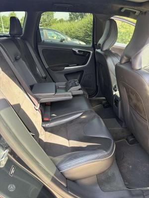 Pelēks Volvo XC60 2015 Klaipėda, ar dzinēja tilpumu 2.95 L un nobraukumu 203 tūkst. km par 14450 €, foto 24 vietnē AUTOMOTO.COM.LV