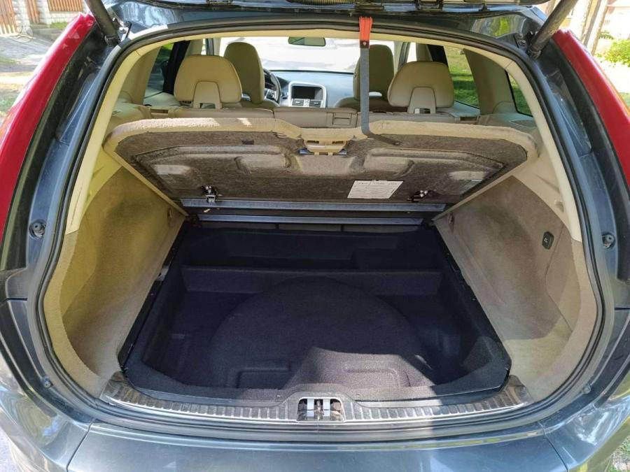 Pelēks Volvo XC60 2015 Kauņa, ar dzinēja tilpumu 1.97 L un nobraukumu 161 tūkst. km par 10900 €, foto 9 vietnē AUTOMOTO.COM.LV