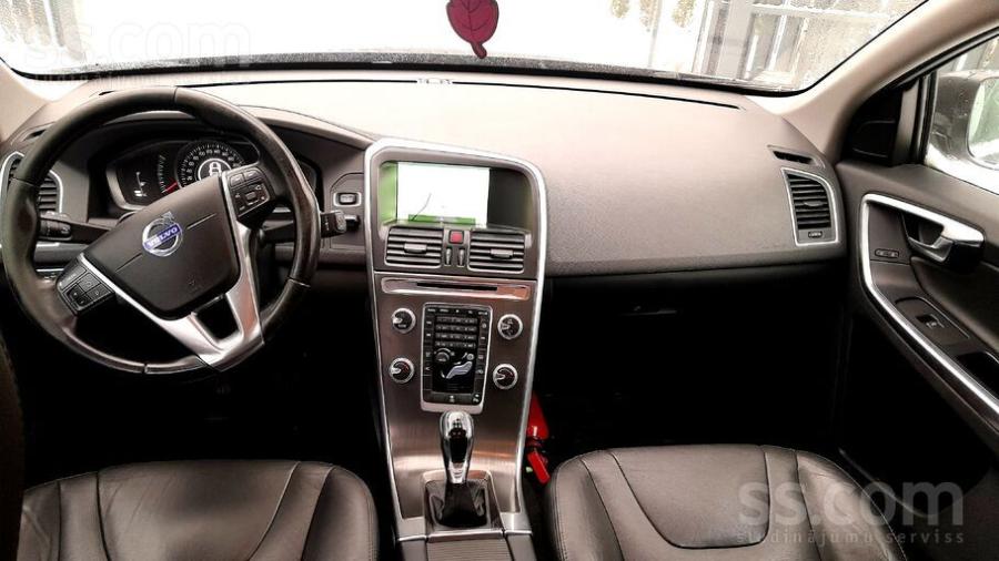 Pelēks Volvo XC60 2015 Krāslava, ar dzinēja tilpumu 2.00 L un nobraukumu 272 tūkst. km par 7400 €, foto 6 vietnē AUTOMOTO.COM.LV