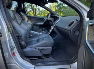 Grey Volvo XC60 2015 in Jurmala, with an engine capacity of 2.00 L and mileage of 268 thousand km for 13300 €, photo 22 on AUTOMOTO.COM.LV
