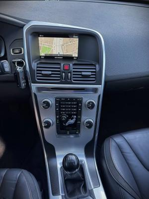 Grey Volvo XC60 2015 in Jurmala, with an engine capacity of 2.00 L and mileage of 268 thousand km for 13300 €, photo 27 on AUTOMOTO.COM.LV