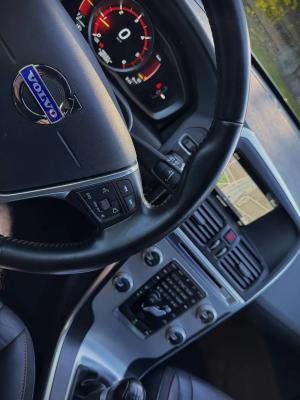 Grey Volvo XC60 2015 in Jurmala, with an engine capacity of 2.00 L and mileage of 268 thousand km for 13300 €, photo 28 on AUTOMOTO.COM.LV