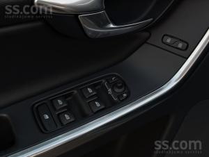 Pelēks Volvo XC60 2015 Jūrmala, ar dzinēja tilpumu 2.40 L un nobraukumu 344 tūkst. km par 12950 €, foto 18 vietnē AUTOMOTO.COM.LV