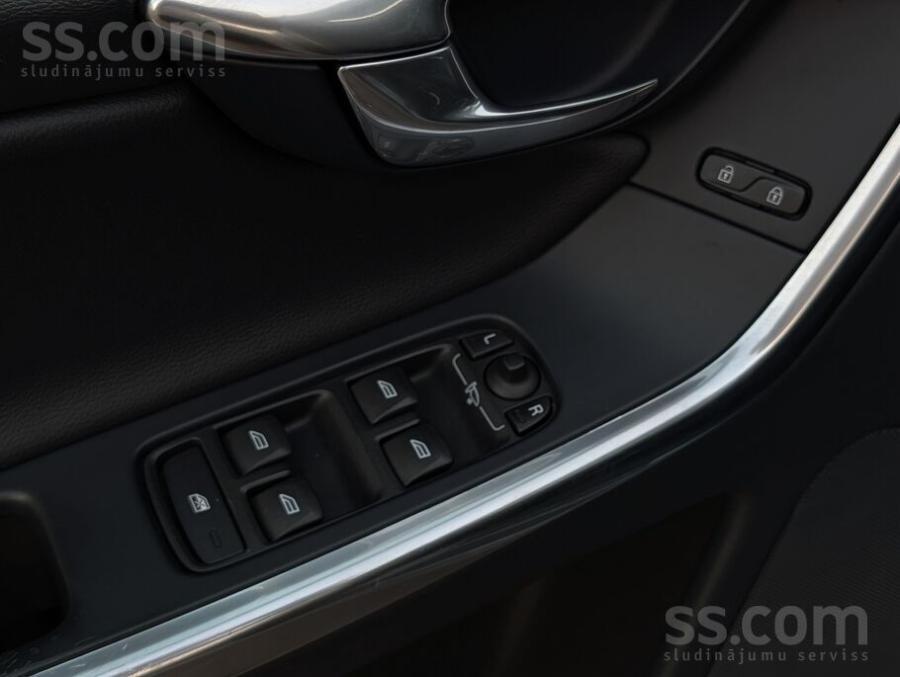 Pelēks Volvo XC60 2015 Jūrmala, ar dzinēja tilpumu 2.40 L un nobraukumu 344 tūkst. km par 12950 €, foto 18 vietnē AUTOMOTO.COM.LV