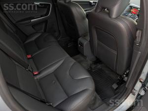 Pelēks Volvo XC60 2015 Jūrmala, ar dzinēja tilpumu 2.40 L un nobraukumu 344 tūkst. km par 12950 €, foto 22 vietnē AUTOMOTO.COM.LV