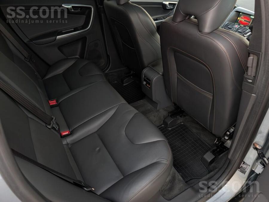 Pelēks Volvo XC60 2015 Jūrmala, ar dzinēja tilpumu 2.40 L un nobraukumu 344 tūkst. km par 12950 €, foto 22 vietnē AUTOMOTO.COM.LV