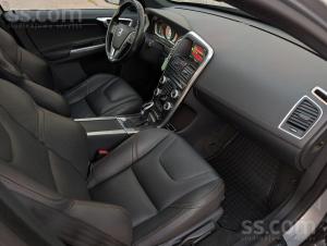 Pelēks Volvo XC60 2015 Jūrmala, ar dzinēja tilpumu 2.40 L un nobraukumu 344 tūkst. km par 12950 €, foto 24 vietnē AUTOMOTO.COM.LV