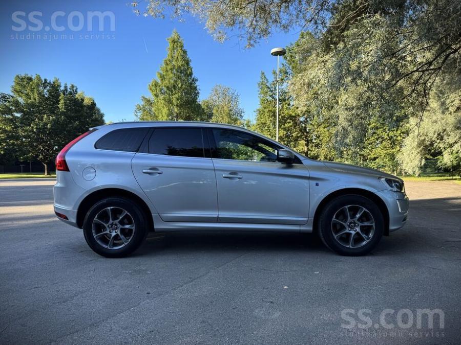 Grey Volvo XC60 2015 in Jurmala, with an engine capacity of 2.00 L and mileage of 268 thousand km for 13300 €, photo 7 on AUTOMOTO.COM.LV