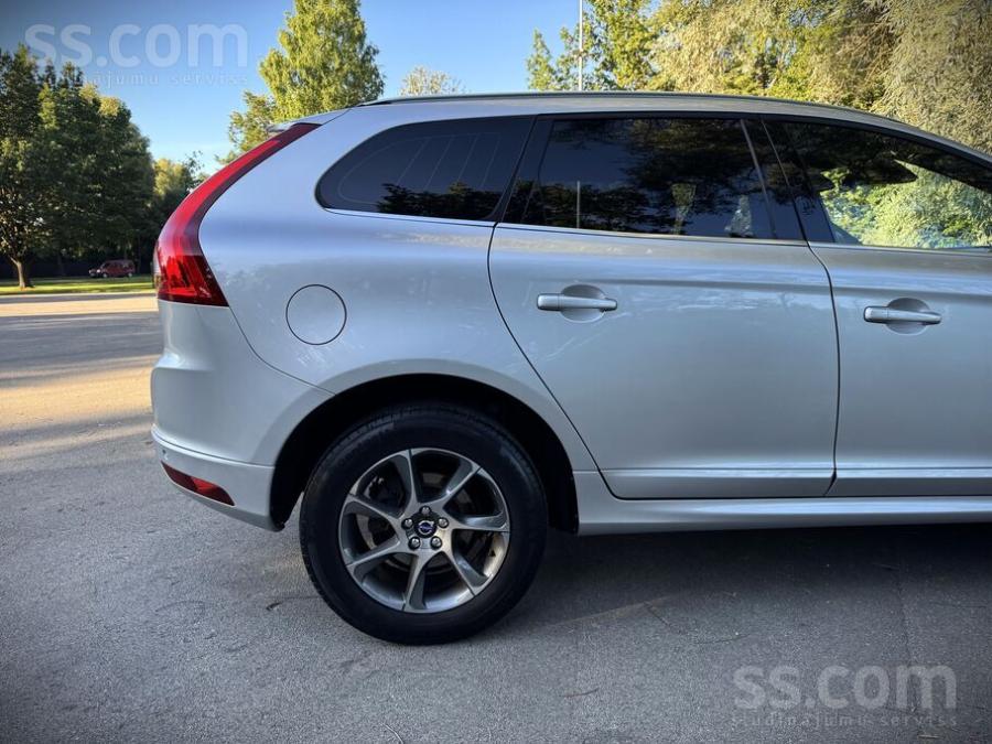 Grey Volvo XC60 2015 in Jurmala, with an engine capacity of 2.00 L and mileage of 268 thousand km for 13300 €, photo 15 on AUTOMOTO.COM.LV