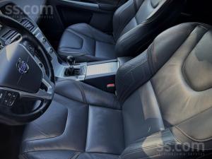 Grey Volvo XC60 2015 in Jurmala, with an engine capacity of 2.00 L and mileage of 268 thousand km for 13300 €, photo 25 on AUTOMOTO.COM.LV
