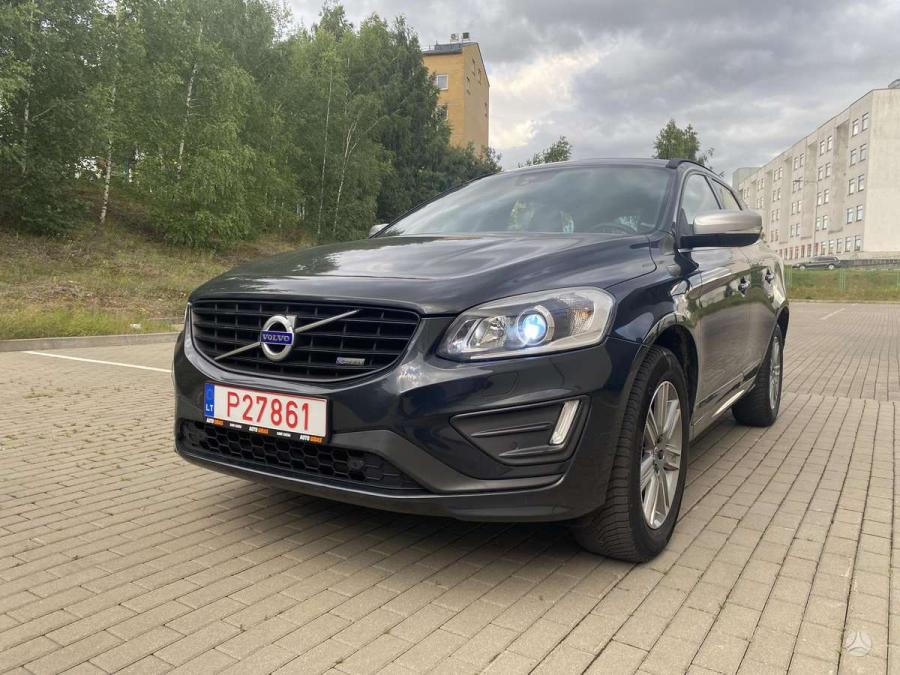 Grey Volvo XC60 2015 in Vilnius, with an engine capacity of 2.40 L and mileage of 195 thousand km for 14250 €, photo 3 on AUTOMOTO.COM.LV