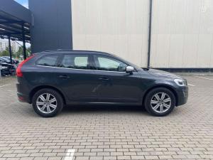 Grey Volvo XC60 2015 in Vilnius, with an engine capacity of 2.40 L and mileage of 195 thousand km for 14250 €, photo 5 on AUTOMOTO.COM.LV