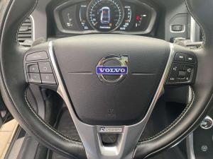 Grey Volvo XC60 2015 in Vilnius, with an engine capacity of 2.40 L and mileage of 195 thousand km for 14250 €, photo 16 on AUTOMOTO.COM.LV