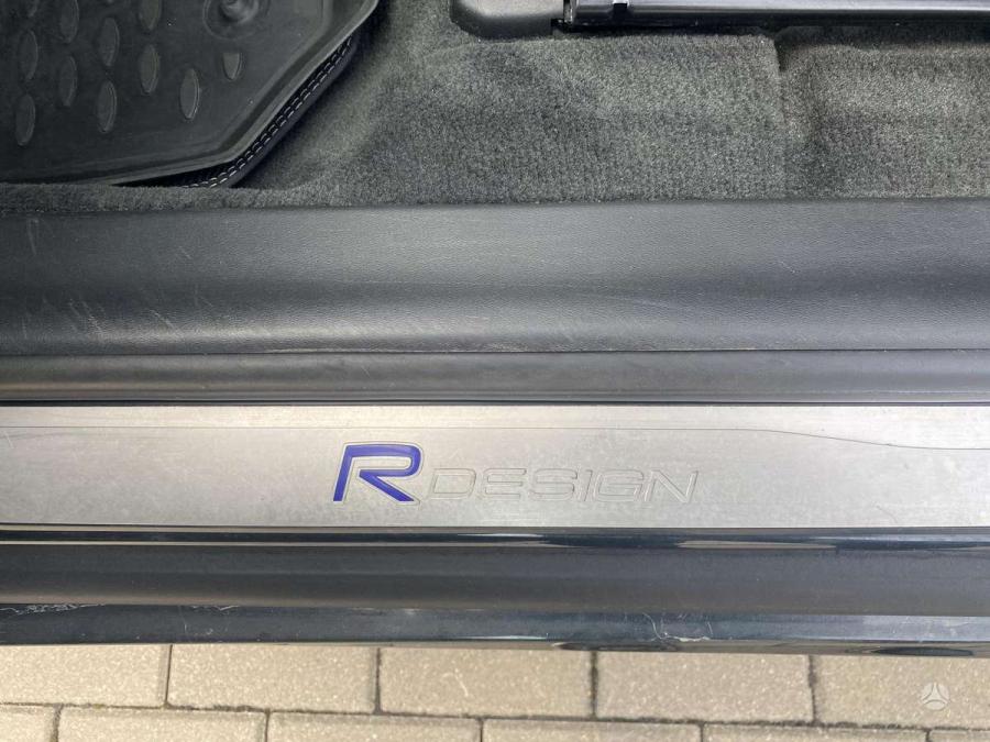 Grey Volvo XC60 2015 in Vilnius, with an engine capacity of 2.40 L and mileage of 195 thousand km for 14250 €, photo 24 on AUTOMOTO.COM.LV