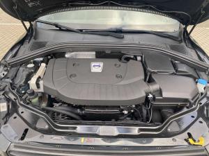 Grey Volvo XC60 2015 in Vilnius, with an engine capacity of 2.40 L and mileage of 195 thousand km for 14250 €, photo 29 on AUTOMOTO.COM.LV