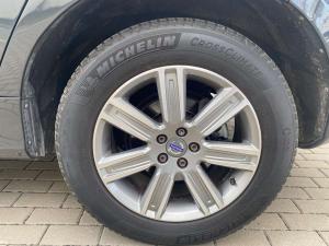 Grey Volvo XC60 2015 in Vilnius, with an engine capacity of 2.40 L and mileage of 195 thousand km for 14250 €, photo 31 on AUTOMOTO.COM.LV