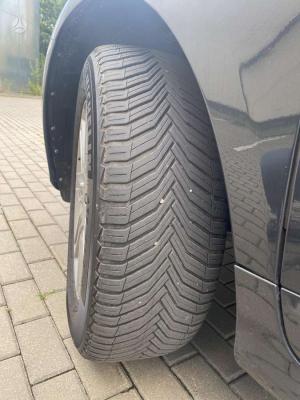 Grey Volvo XC60 2015 in Vilnius, with an engine capacity of 2.40 L and mileage of 195 thousand km for 14250 €, photo 32 on AUTOMOTO.COM.LV